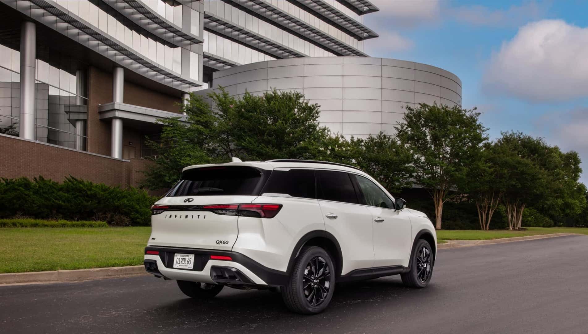 INFINITI QX60 vs. Genesis GV60 - Dick Smith INFINITI